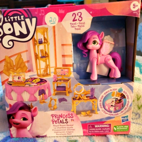My Little Pony | Toys | My Little Pony Princess Petals Royal Room ...